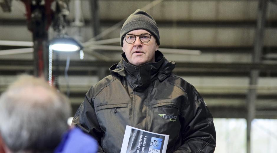 Den rette mængde lys kan mindske tab af mælk - LandbrugsAvisen