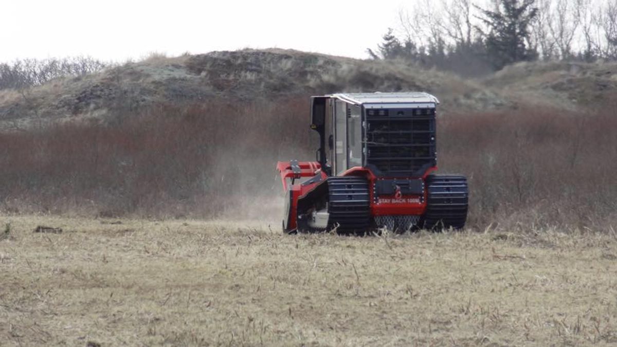 Video: 15-tons bæst knuser alt under sig - LandbrugsAvisen
