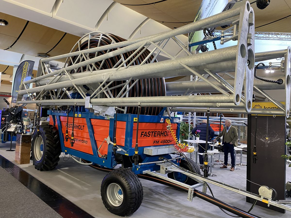 Fasterholt viser ny 32 meter bom som prototype - LandbrugsAvisen