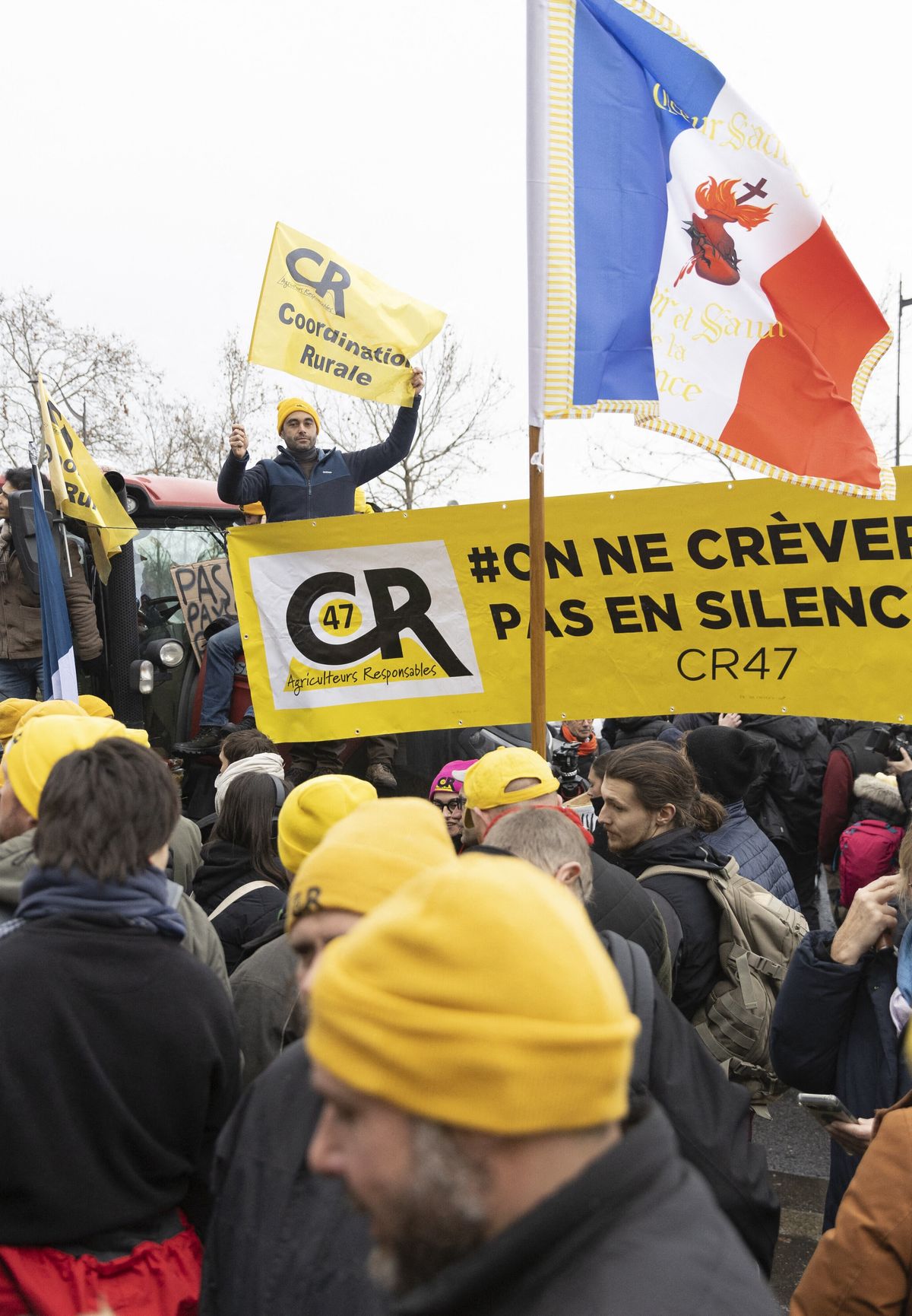 Franske landmænd blokerer veje ind mod Paris i protest - LandbrugsAvisen